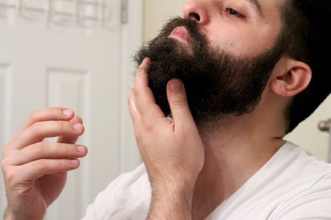 Barba Lisa: Como Alisar Sem Prejudicar os Fios | Beard