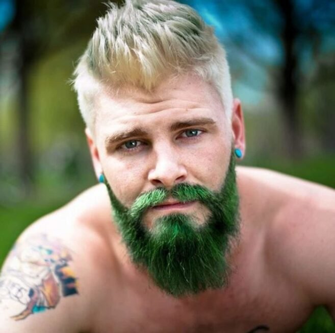 Conheça as 6 barbas coloridas para inovar no carnaval | Beard